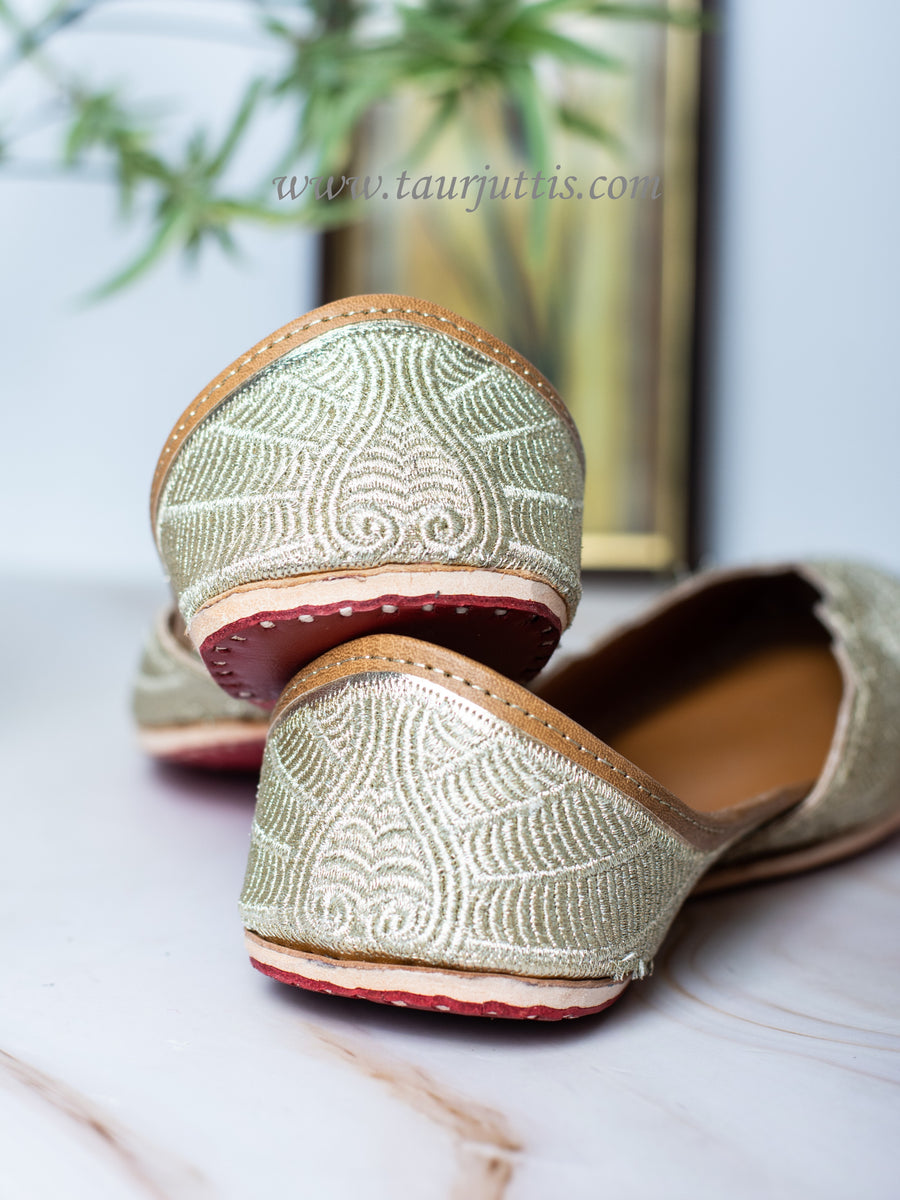 Zari Work Jutti – taurjuttis